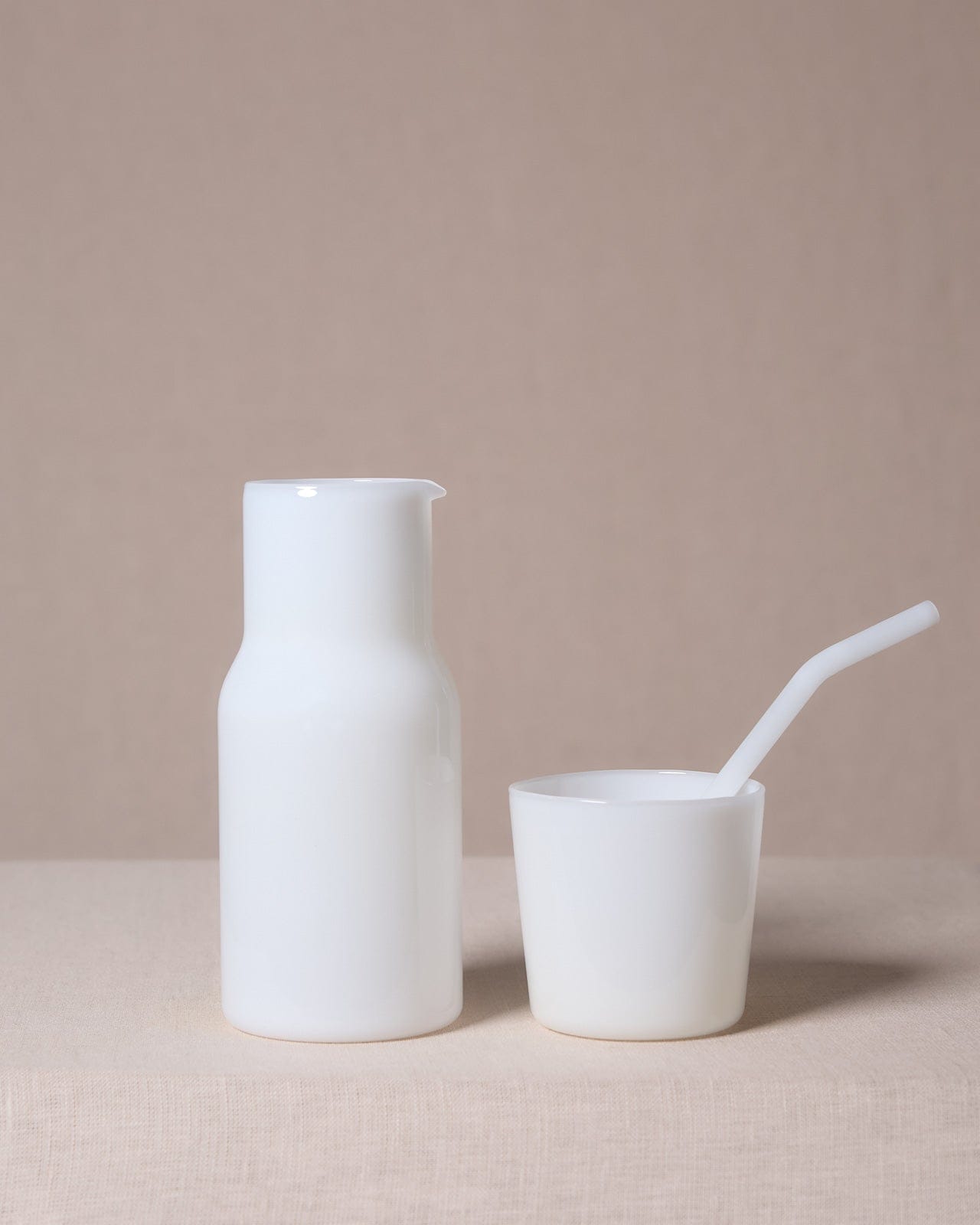 Alta Carafe, Cup & Straw Set – White | Borosilicate Glass – Altasphere